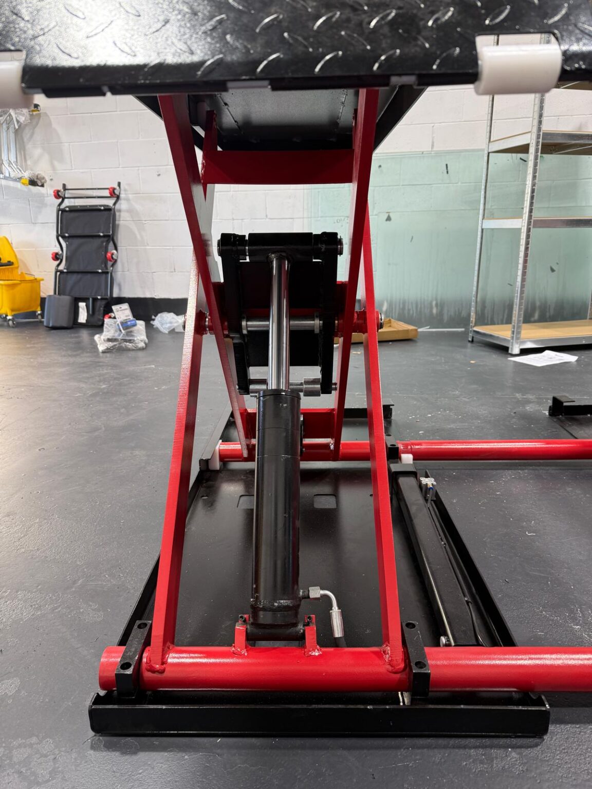 Portable Mid Rise Scissor Lift - Force Canada